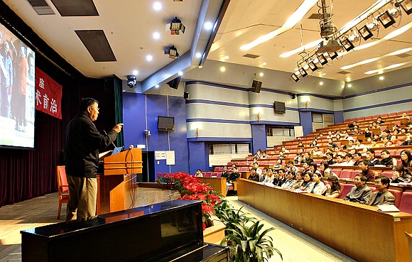 【图】秦大河院士来我校纵论全球气候变化